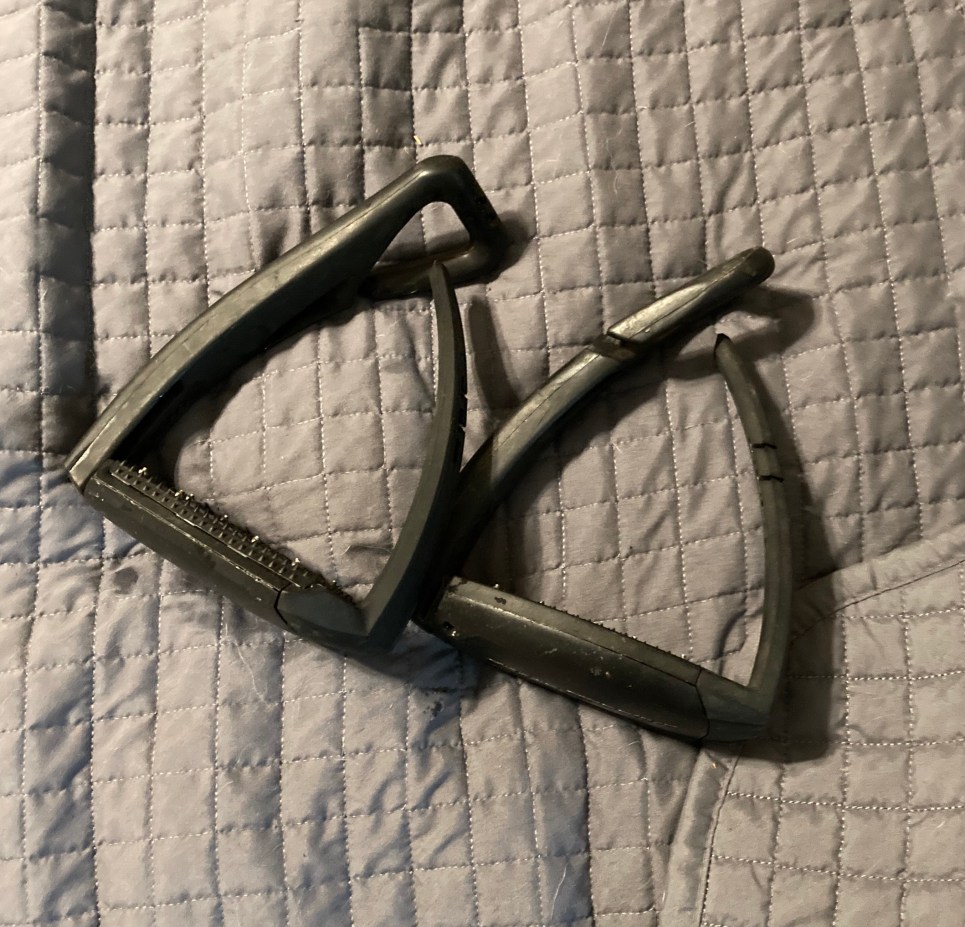 DIY stirrup makeover (when in doubt just add glitter)